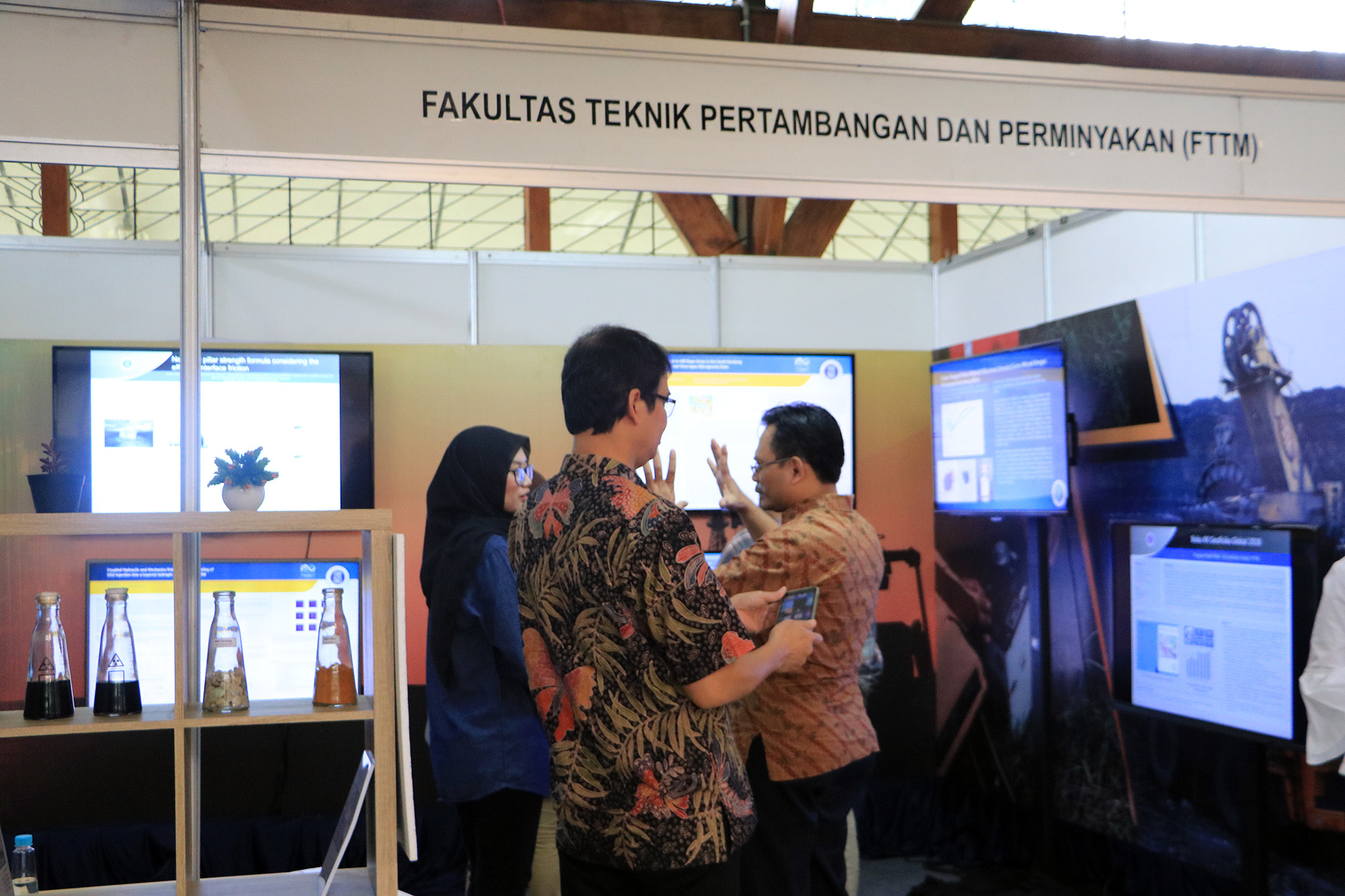 Fakultas Teknik Pertambangan dan Perminyakan » Pameran Poster Program ... Fakultas Teknik Pertambangan dan Perminyakan » Pameran Poster Program ...